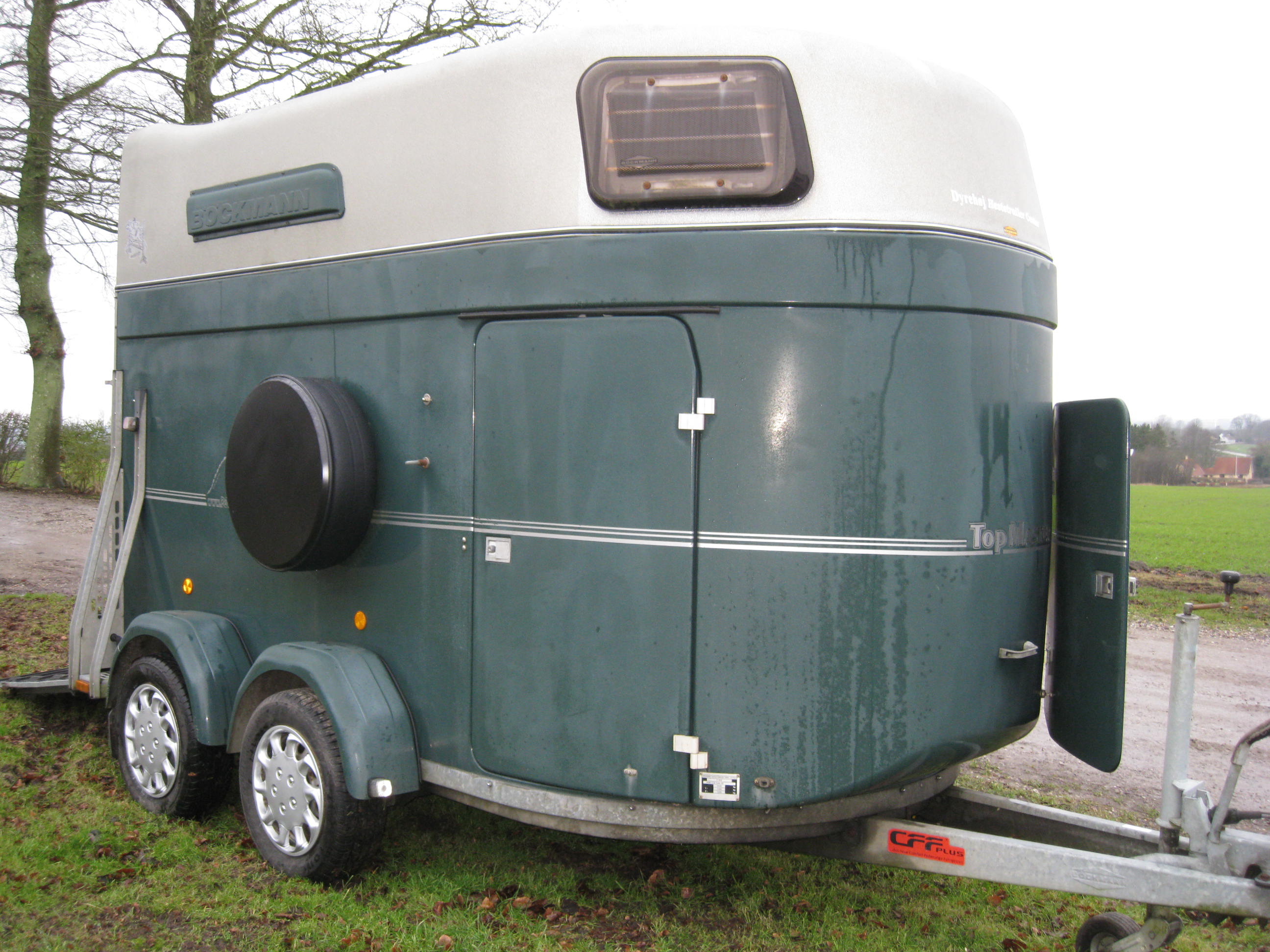 Brugte hestetrailere - nysynet og "Gør det selv" tilbud - Dyrehøj ...